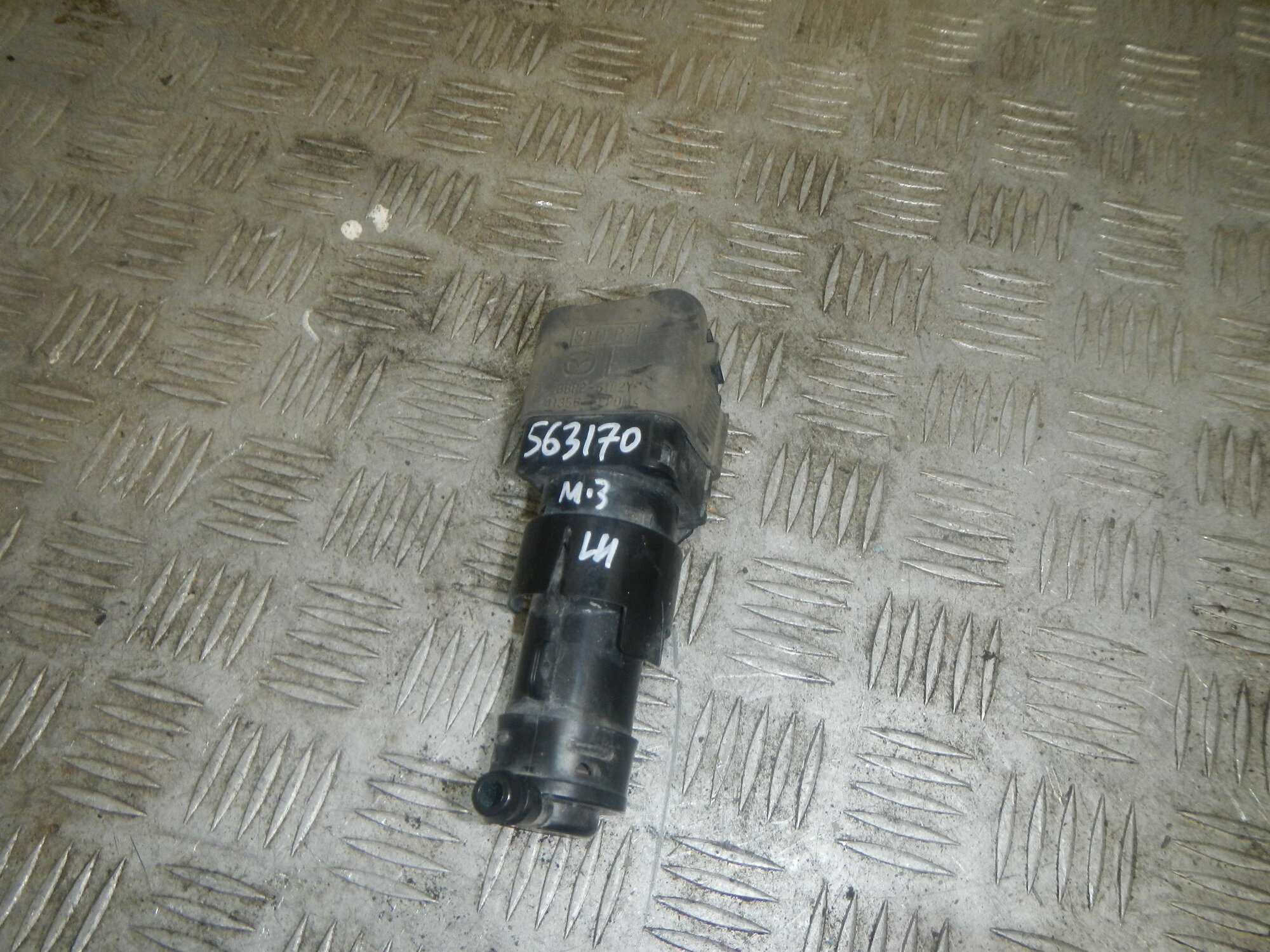 Б/У Форсунка омывателя фары, Mazda (Мазда)-3 (BL) (09-13) MAZDA 3 (BL) (09-13) левая Сломано крепление. 563170 MAZDA арт....