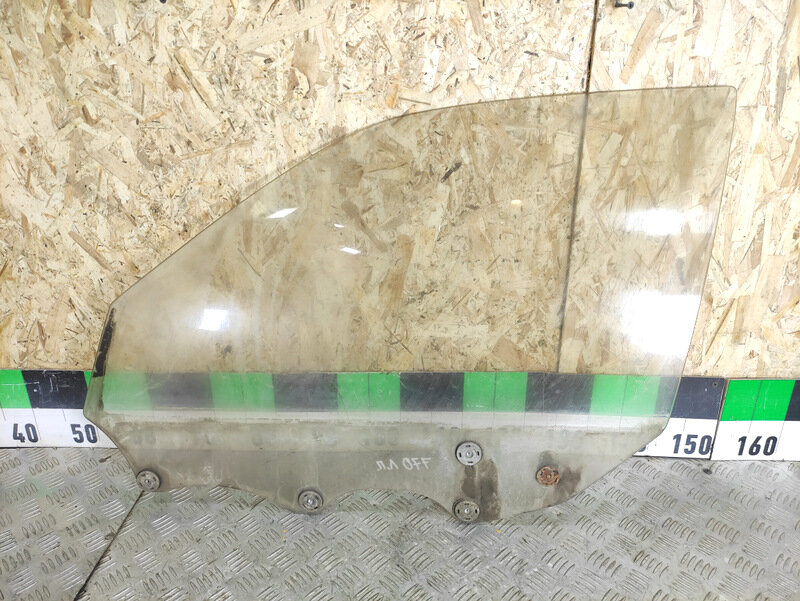 Стекло двери передней левой TOYOTA Camry v10 6810232120