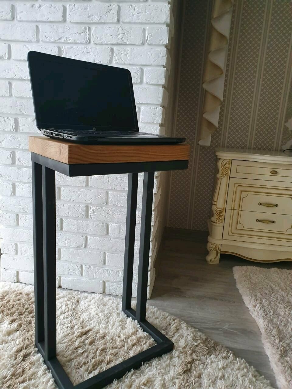 Столик "EasyLOFT" в стиле лофт из массива дуба, 40х30х70 см.