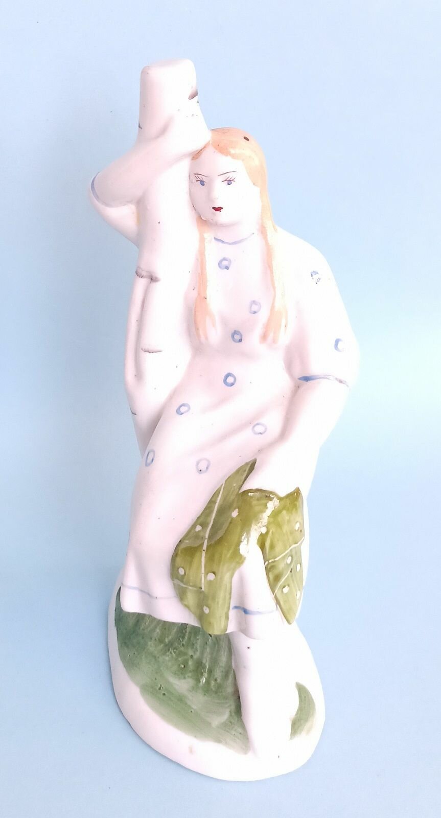 Девушка у березы Бронницы СССР 1