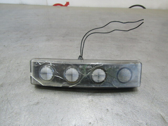 Фонарь солнцезащитного козырька Scania P, G, R, есть повреждение