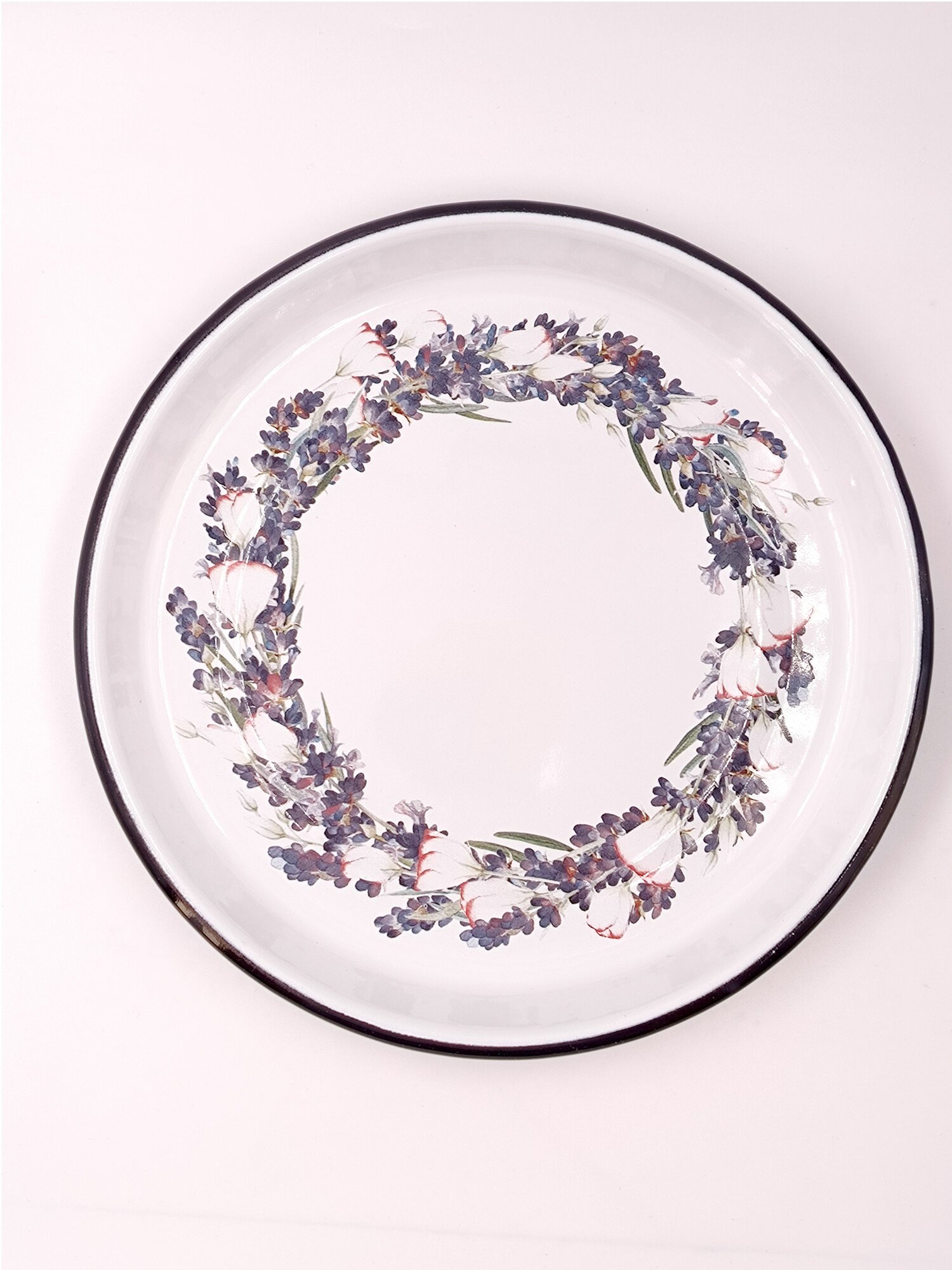 Тарелка эмалированная Эмалика "Лаванда и розовая эустома" 22 см