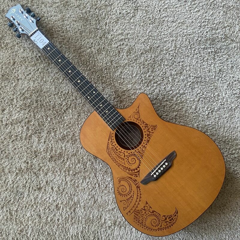 40-дюймовая акустическая гитара LUNA Phoenix с резьбой, верхняя дека из ели, корпус из красного дерева (ламинат), вырез (cutaway)