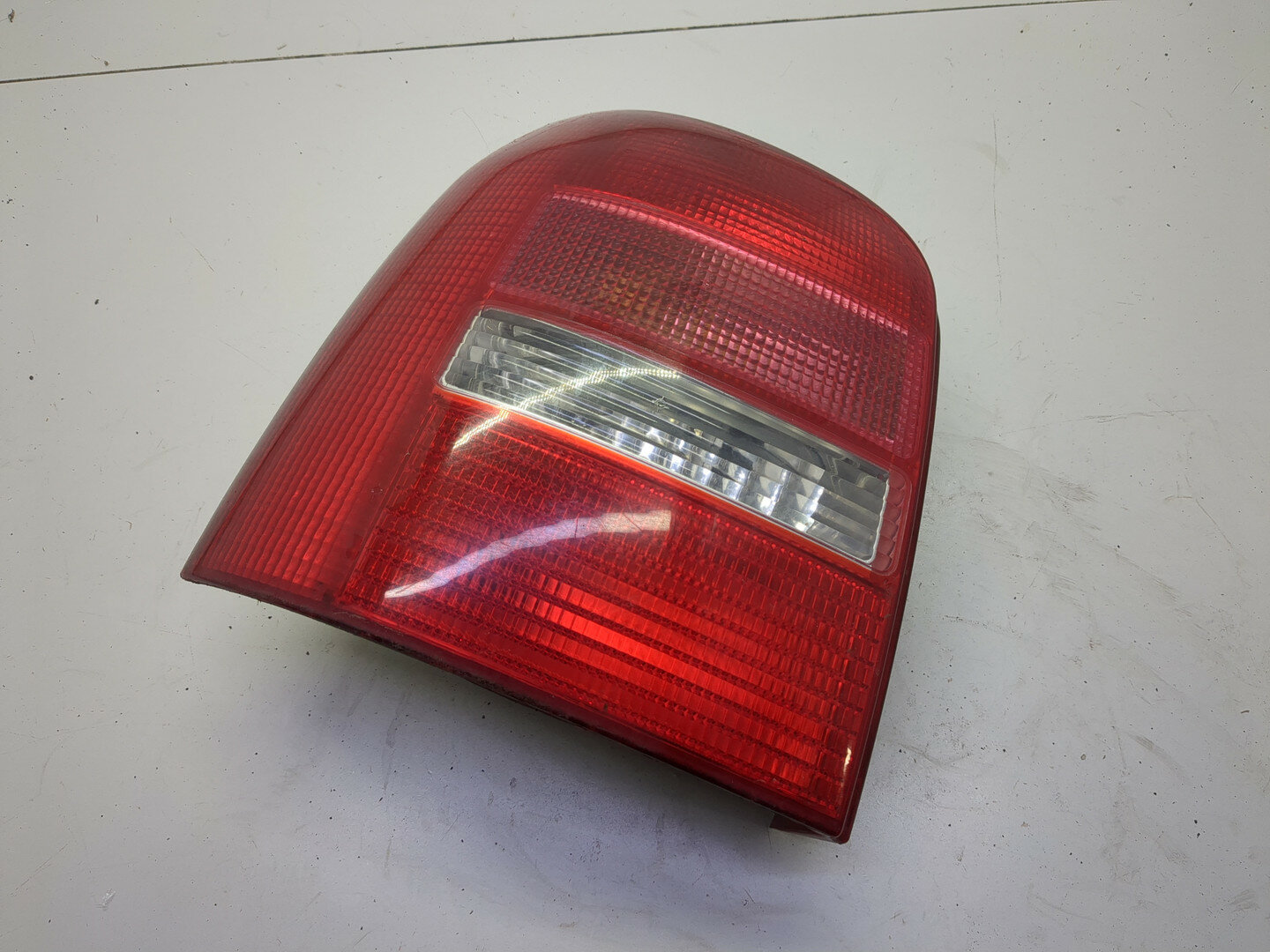 Фонарь (задний) левый Audi A4 (B5) Б/У