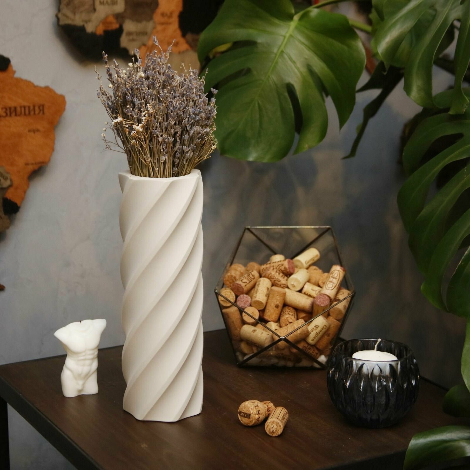 Ваза интерьерная для сухоцветов Gypsum спираль