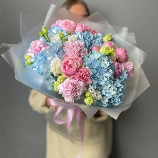 Букет с гортензиями и садовыми розами "Di_Flowerslab" Размер L