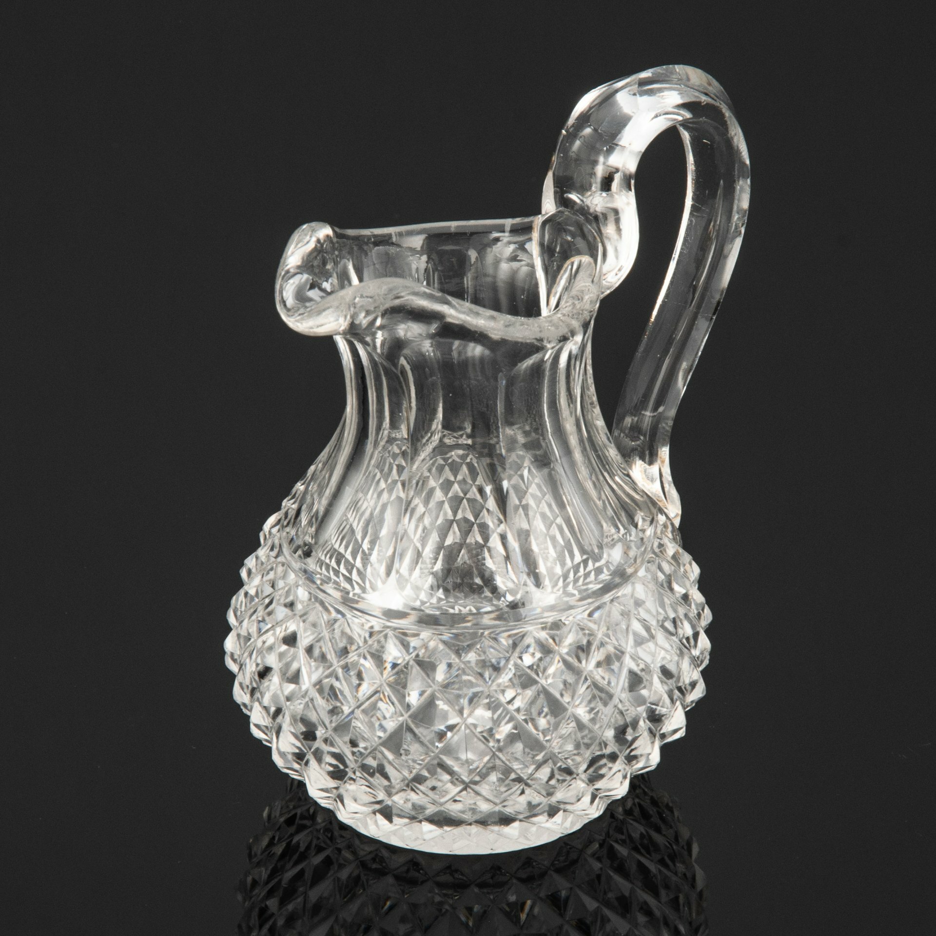 Молочник с гранёным туловом, стекло, Российская империя, 1890-1915 гг.