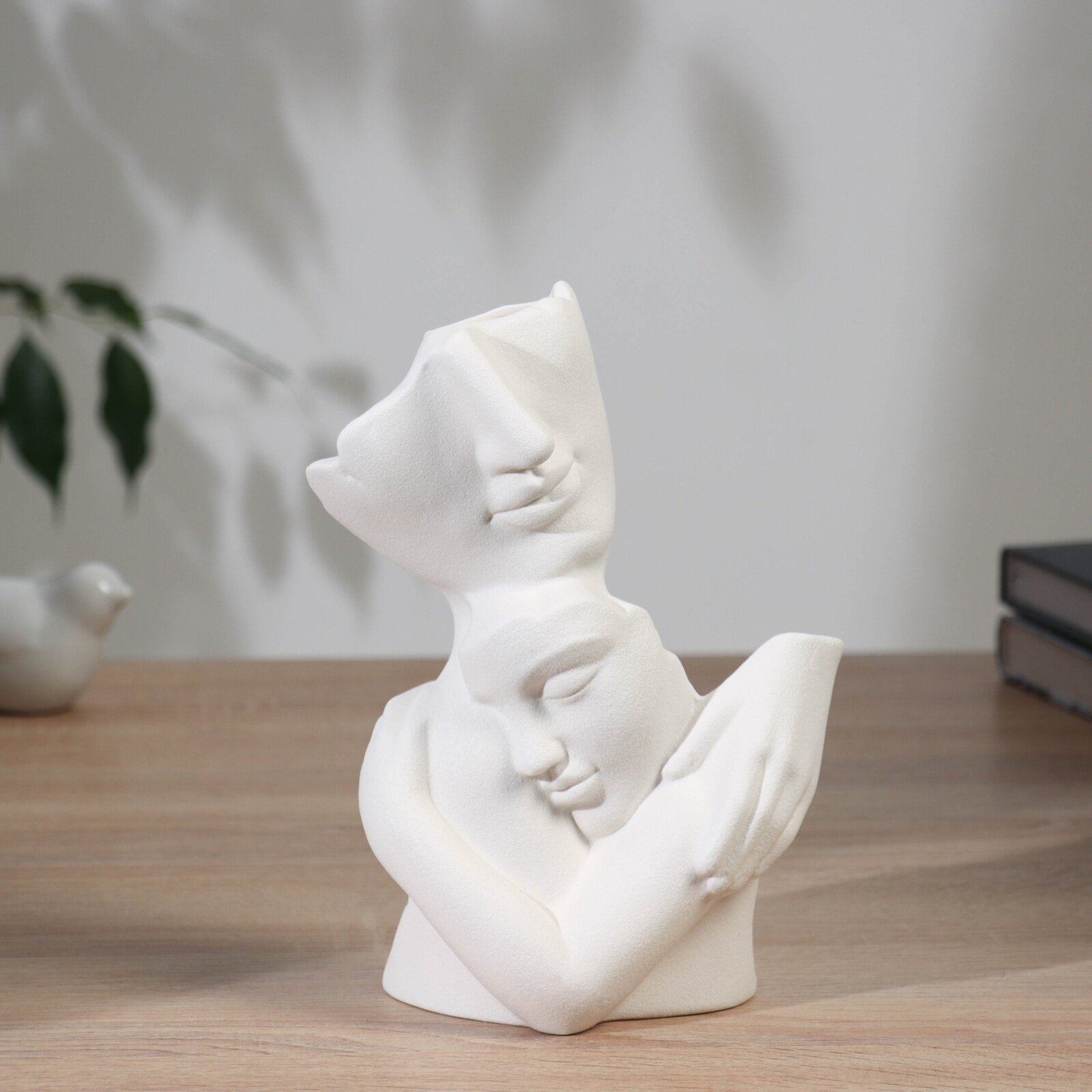 Ваза «Нежные прикосновения», 20.5×14 см, керамика, белая