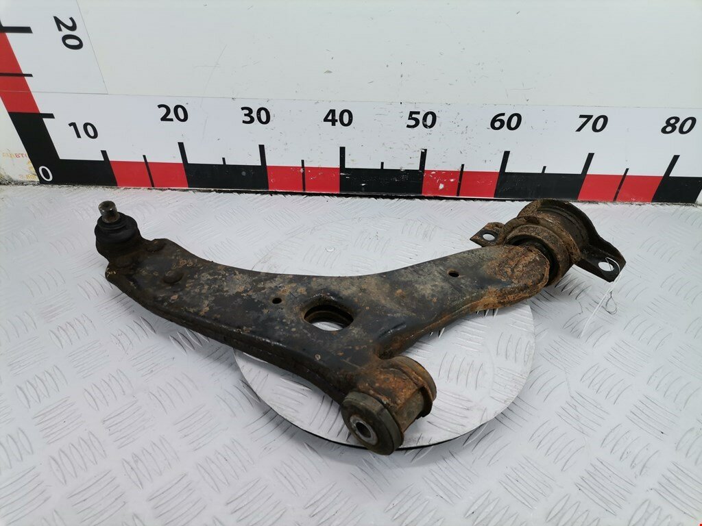 Рычаг передний правый Ford Focus 1 2M5130423051BD арт. 1573986