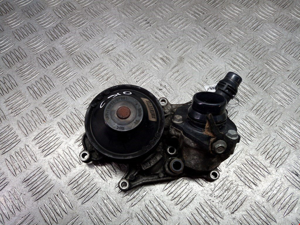 Насос водяной (помпа) BMW 5-Series (F07/F10/F11/F18) 11518516204 арт. 673412