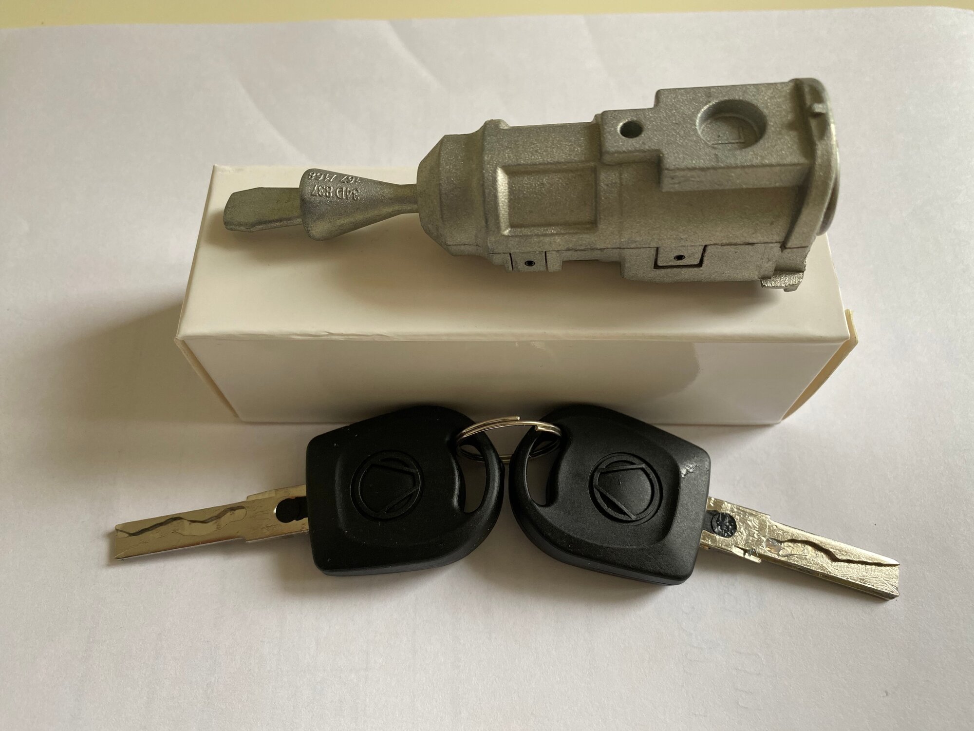 Личинка замка двери Volkswagen Polo 5 (седан) 2 ключа (107837167BA)