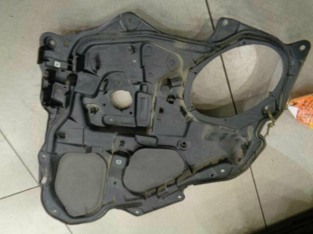 Панель двери задней левой от Mazda 3 bk 2003-2009