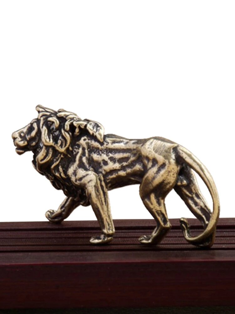 Миниатюрная статуэтка льва из глины