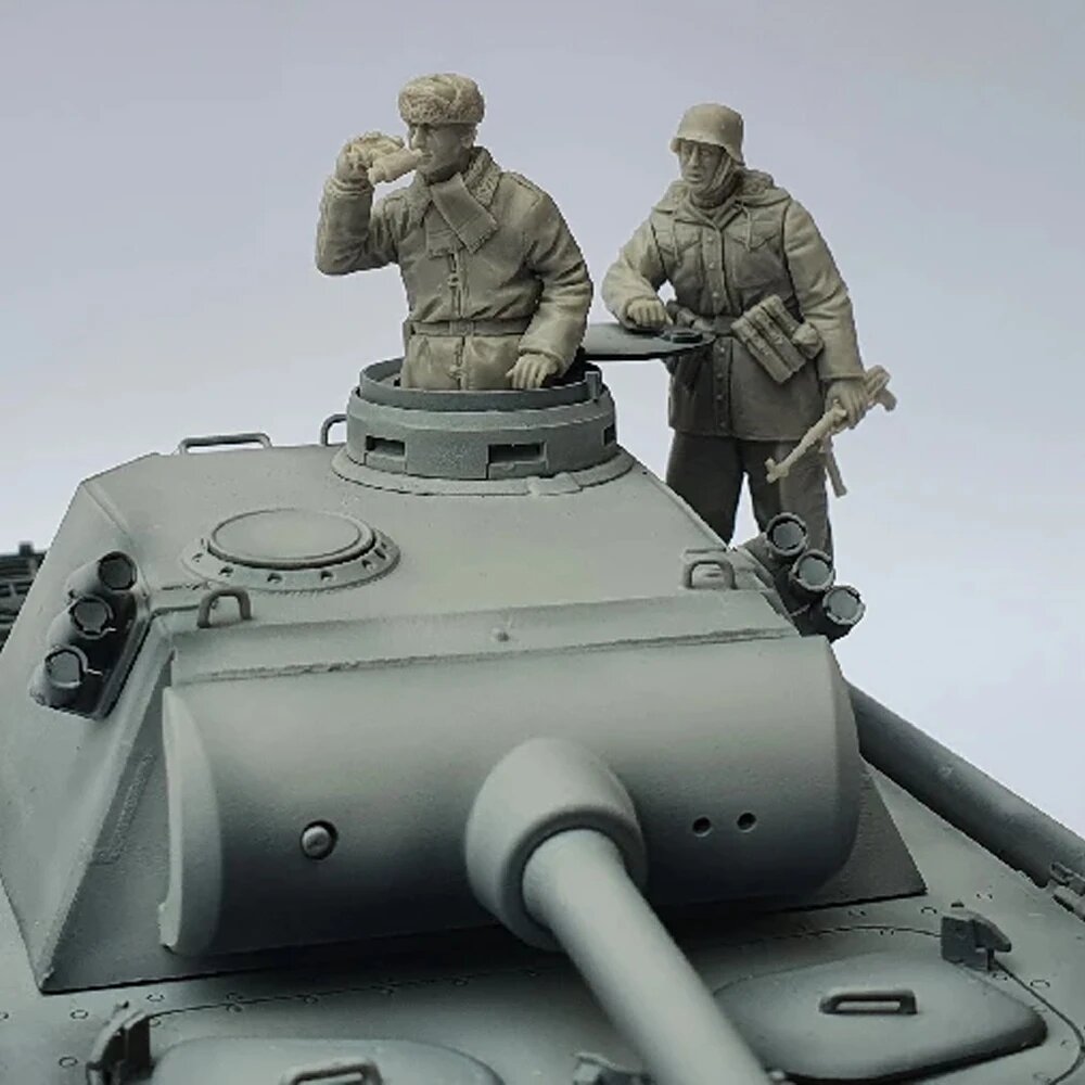 Фигурка зкбозк танкист и командир 1/35