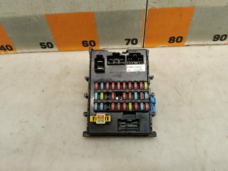 Б/У Дефект Блок предохранителей салонный Nissan Almera Classic 2008 B10 373464 NISSAN арт. 5196031250