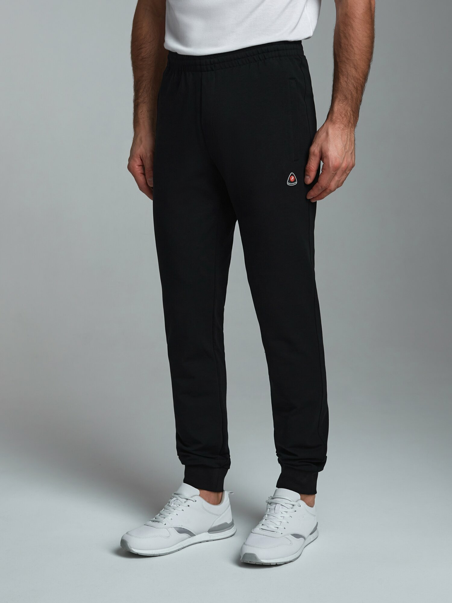 Брюки спортивные