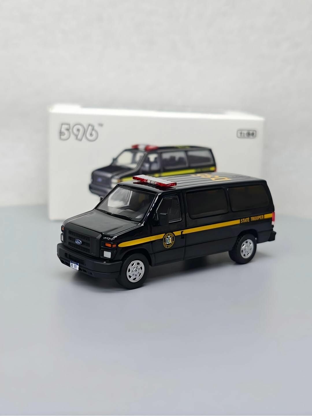 Машинка 596 1/64 Ford E-Series Vans Black Die-cast Alloy Car Model Collection Toy Gift