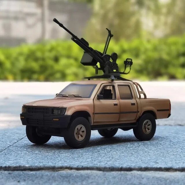 Новая модель игрушечной машинки HiLux Carrying Machine Guns масштабом 1:32, литая под давлением, со звуком и светом, детская игрушка, коллекционная, подарок на день рождения