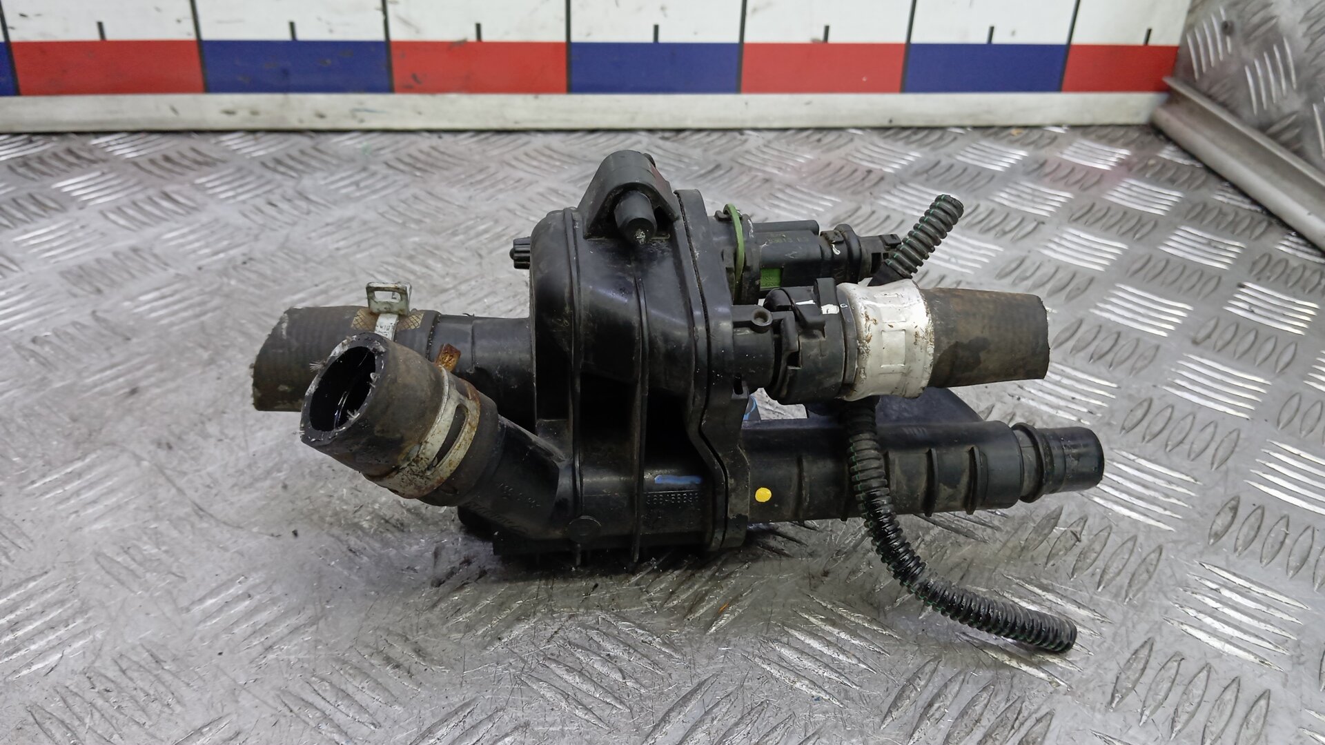 Корпус термостата дизельный PEUGEOT 208, Номер 9684588980