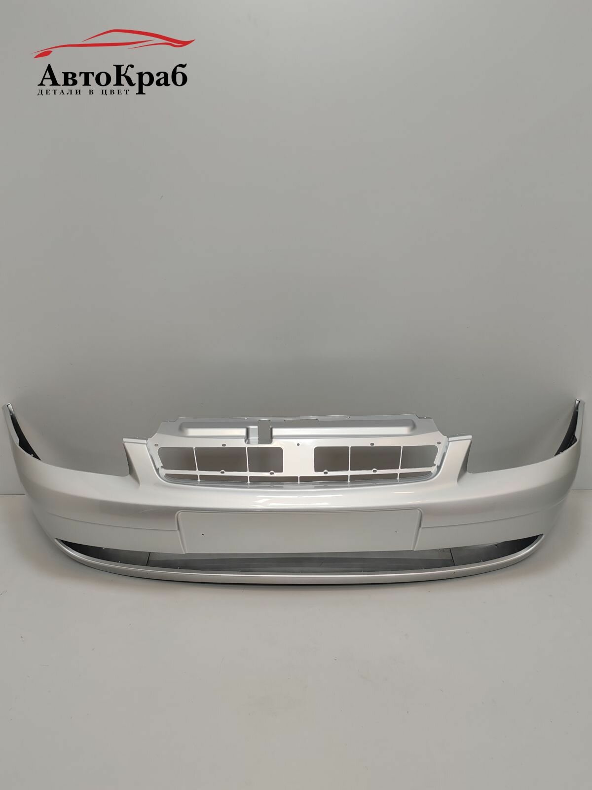 Бампер передний в цвет для Лада Приора 1 2007 - 2013 г. 690 - снежная королева, серебристый