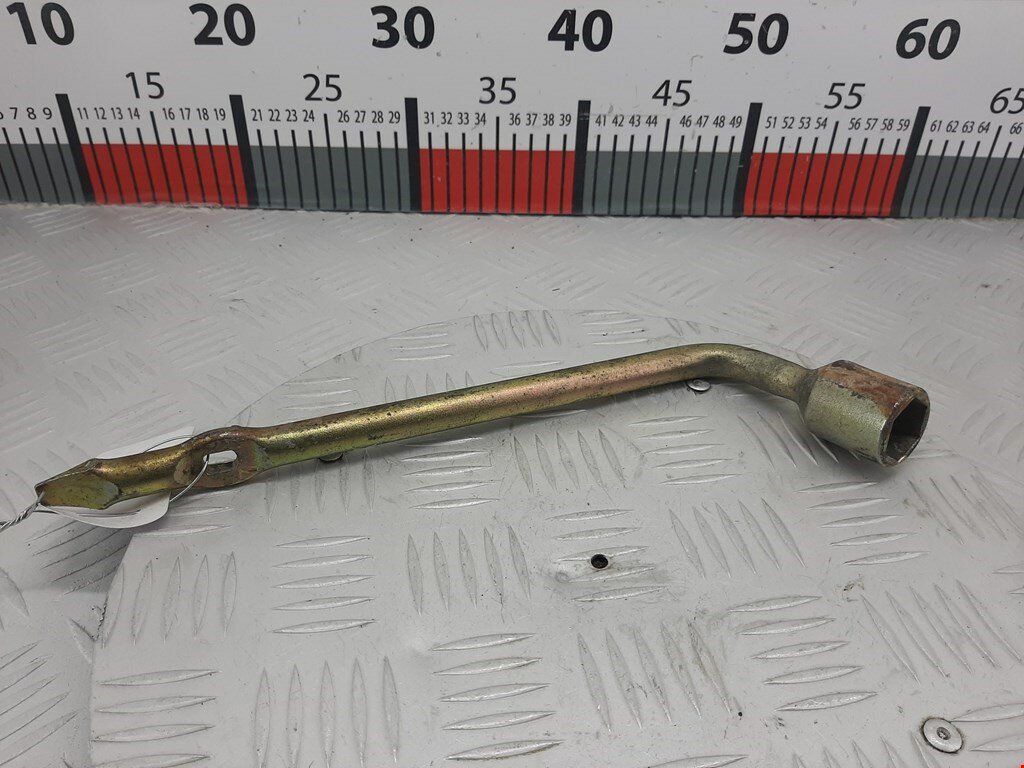 Ключ баллонный Volvo S40 V40 1 30870904 арт. 1676543