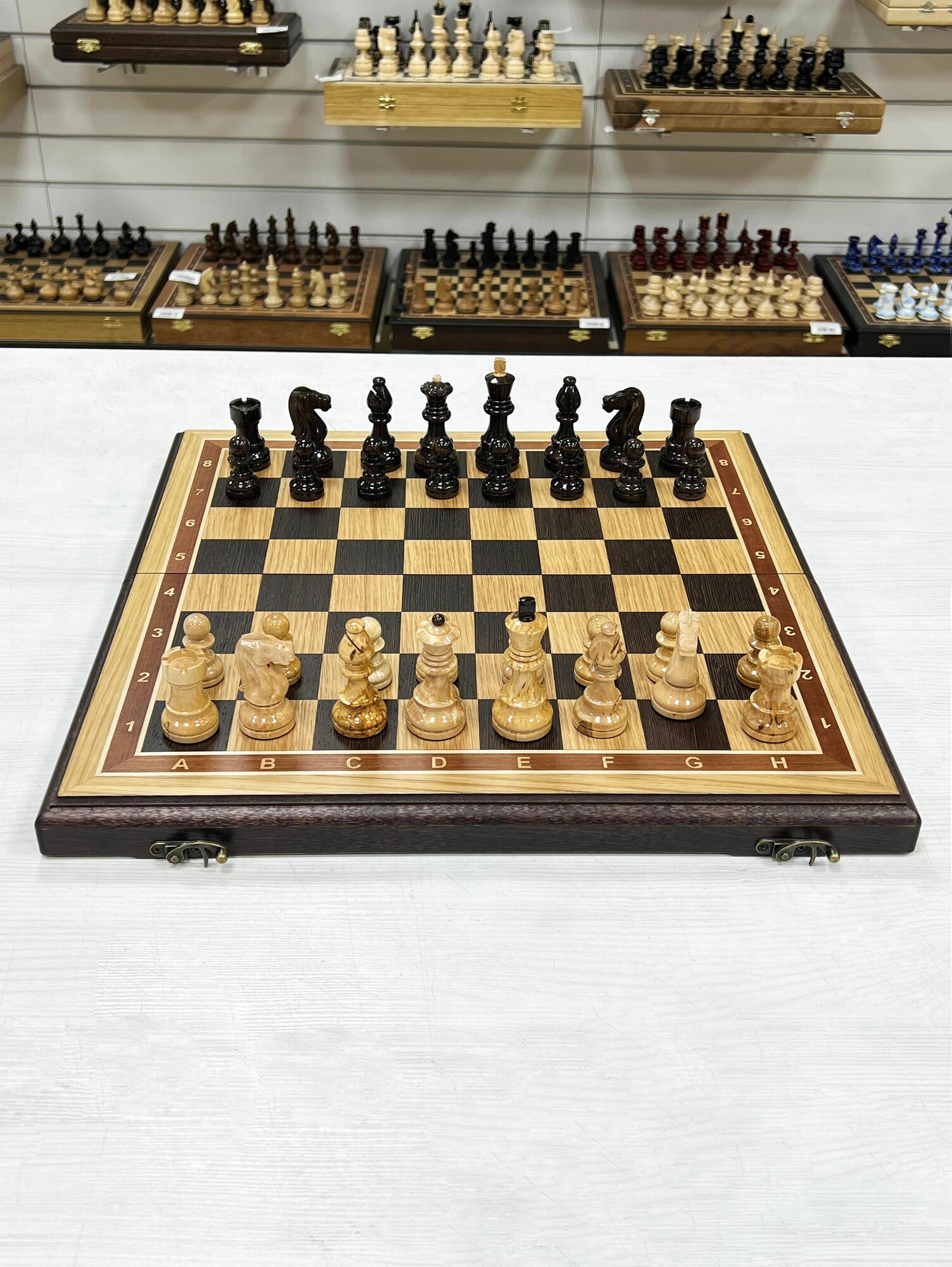 Шахматы деревянные подарочные карельская береза дуб складные средние 45 на 45 см