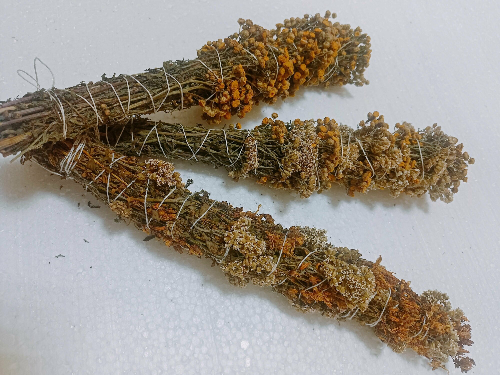 Пижма, Тысячелистник, Зверобой, в ассортименте. Травяные скрутки для окуривания помещений, ритуалов, запарки в бане