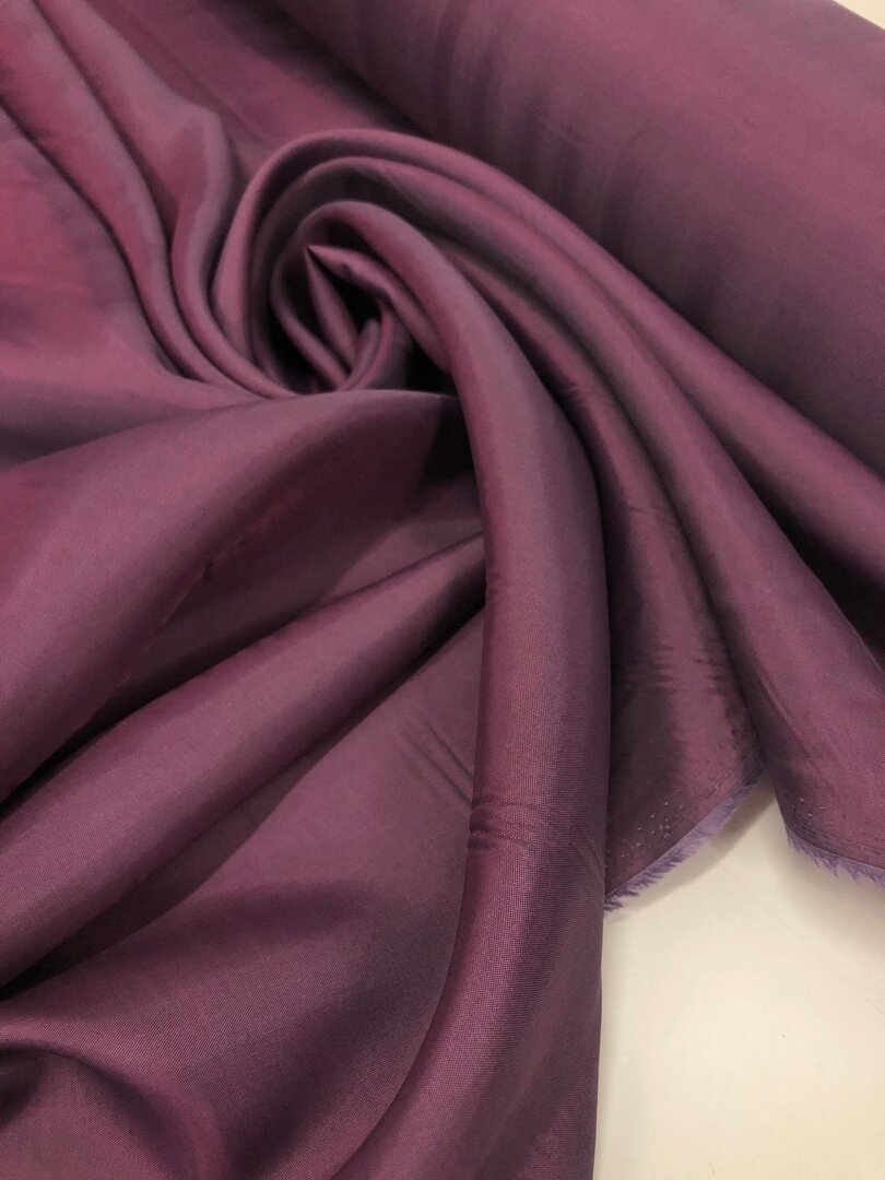 Ткань подкладочная , светло-баклажановый, вискоза/ацетат, цена за 1.5 метра погонных.