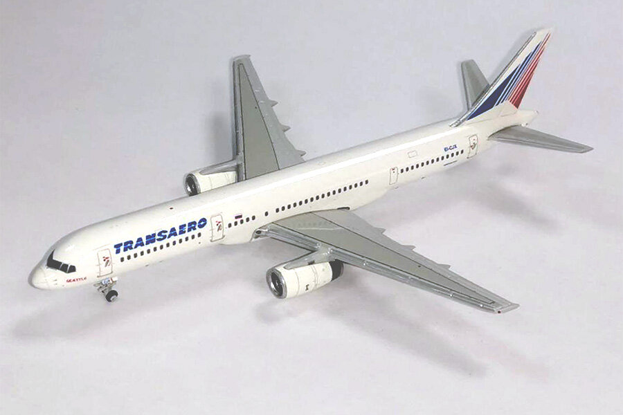 AviaModel Club Модель самолета Boeing 757-200 Transaero