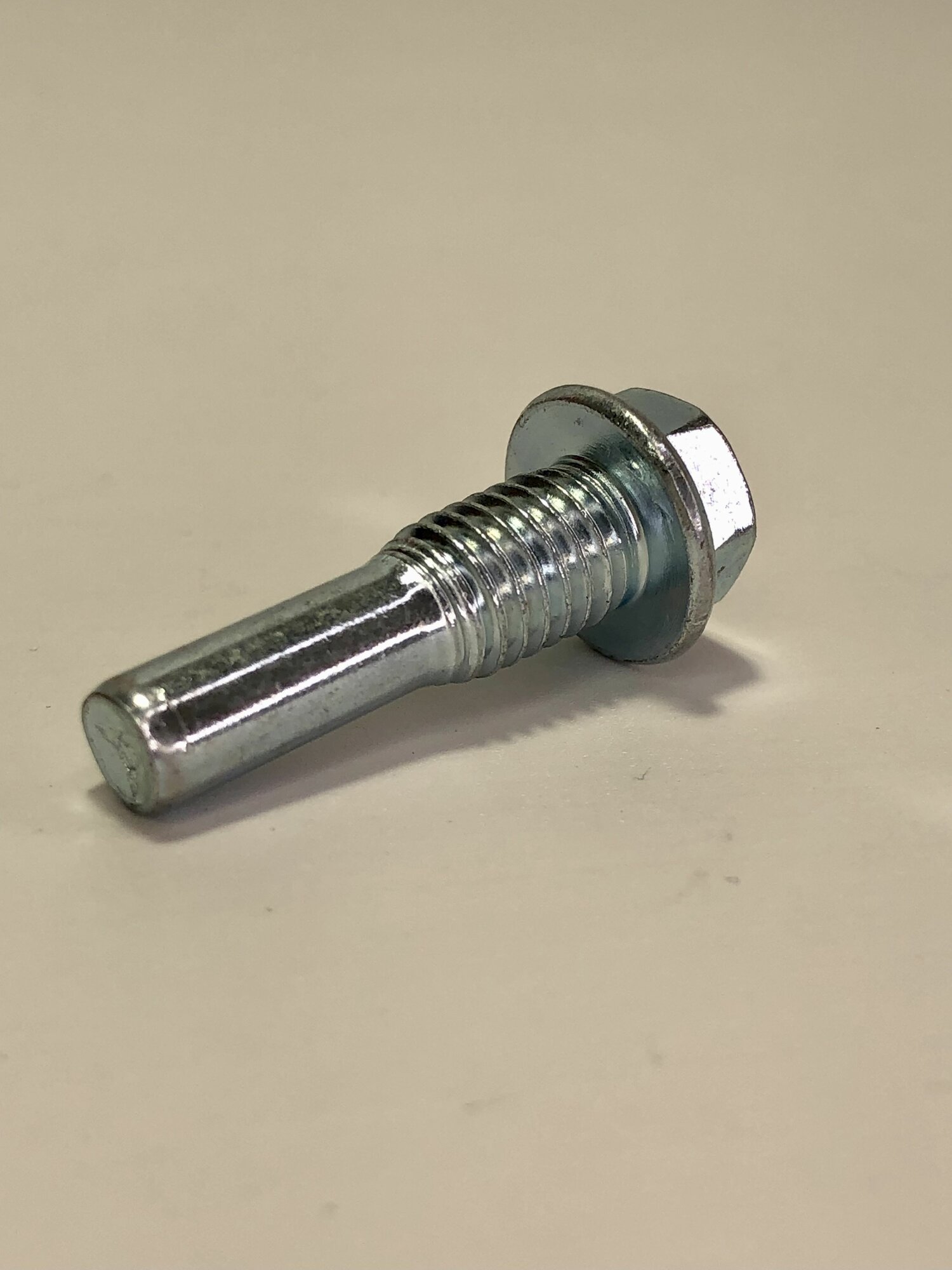 Болт гладкого ролика ГРМ Orion-125, TTR125, Динго T125 (25-28 мм. под AL цилиндр) 152-153FMI