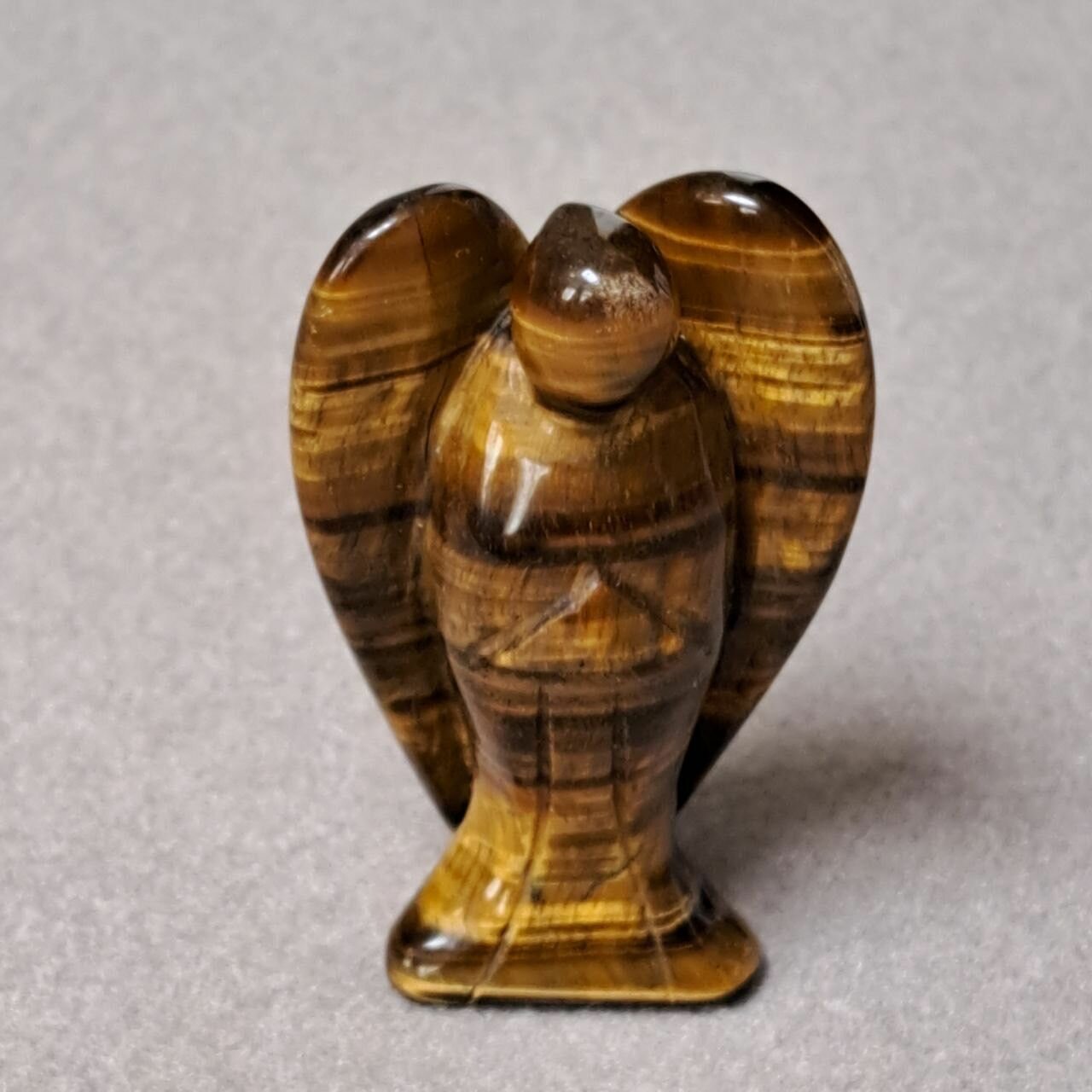 Статуэтка оберег и талисман эксклюзивный ангелочек из натурального Тигрового Глаза