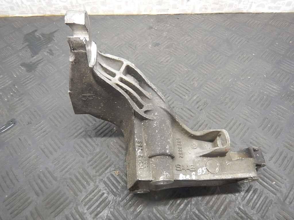 Кронштейн (крепление лапа траверса) кпп Saab 9-5 (1) 4899852 арт. 336770
