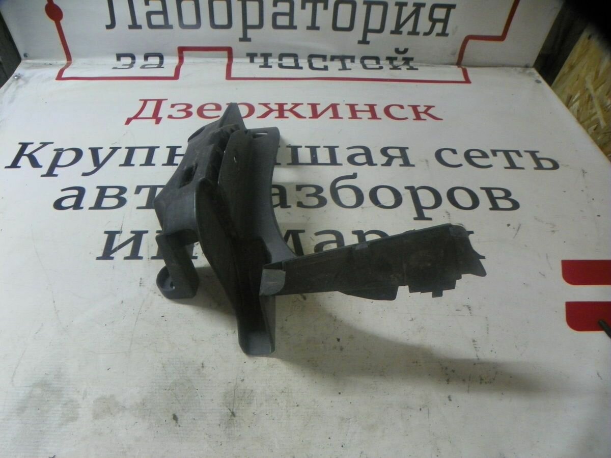 Кронштейн заднего бампера левый Peugeot 3008 I (2009—2013) 7452ZC