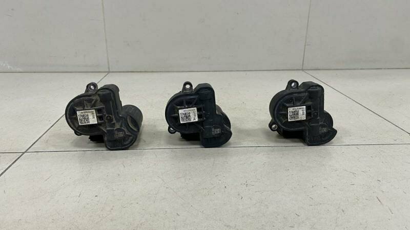 Моторчик стояночного тормоза Seat Leon 5F 2012-2015 кат.номер: 5WA998281A 5R3615406