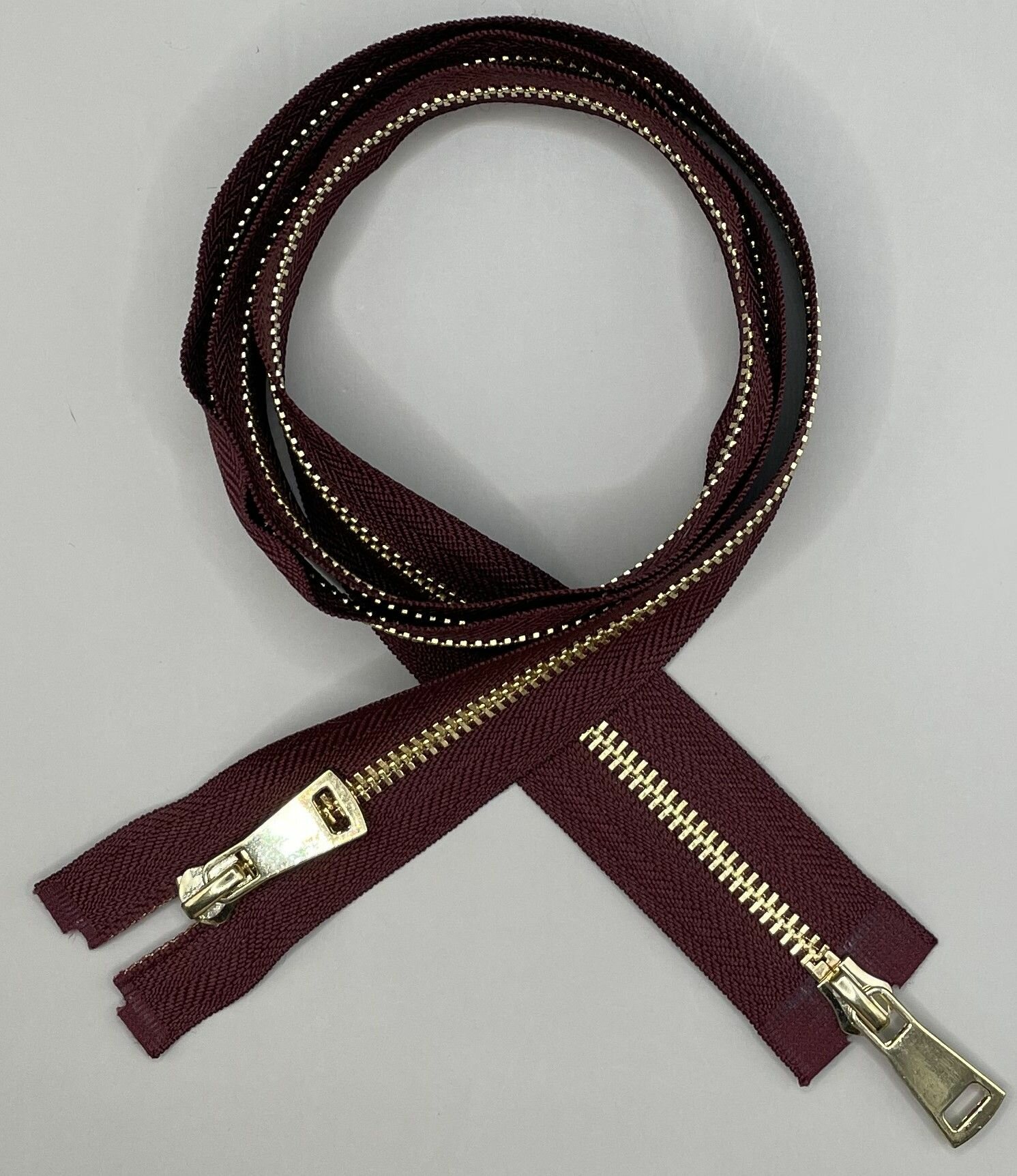 Молния(титан-легкий металл) , тип 5,110см, бордовый, зубья золото,2 замка.1шт.