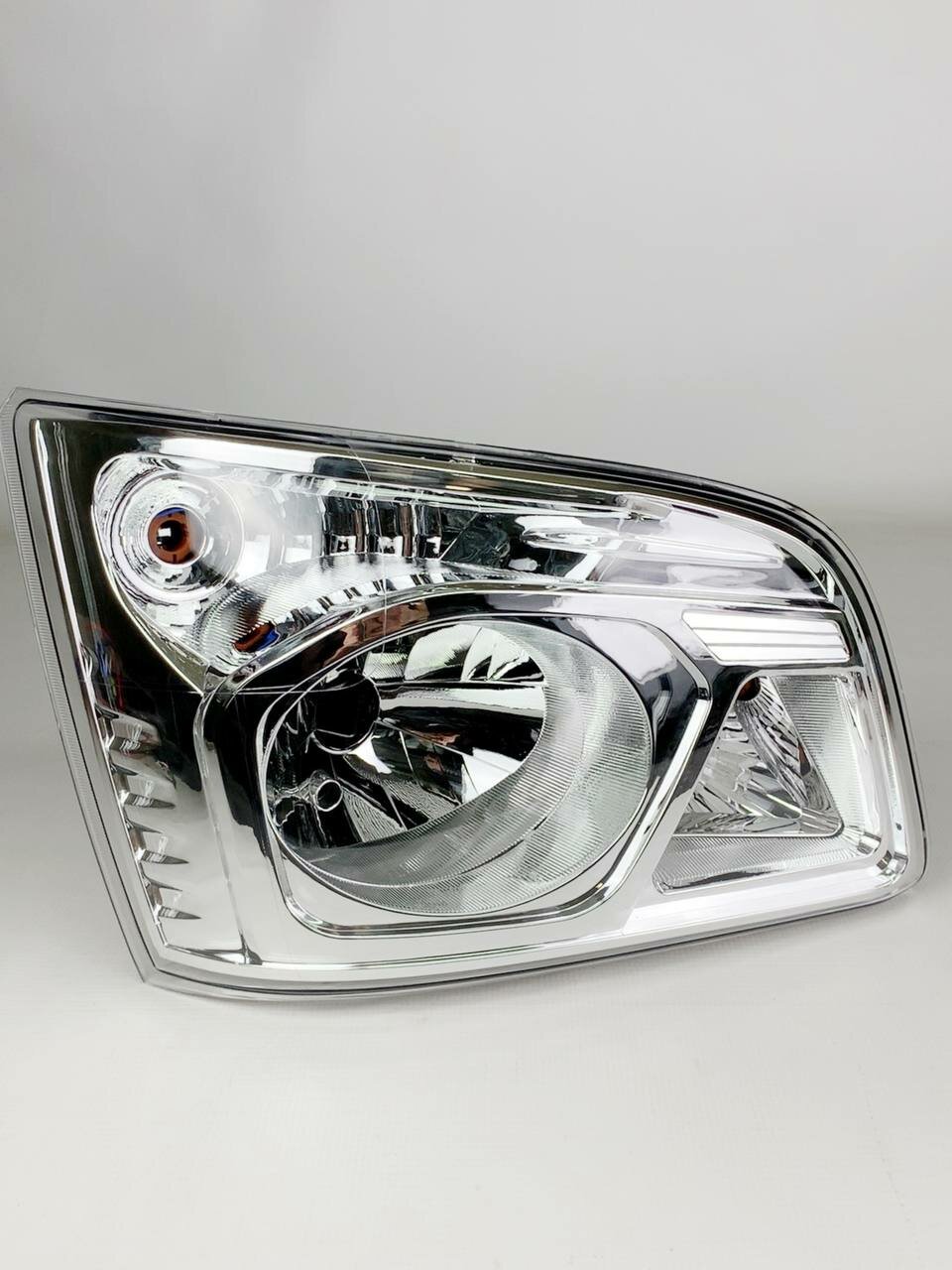 Фара правая на ГАЗон Next (2014-2024)