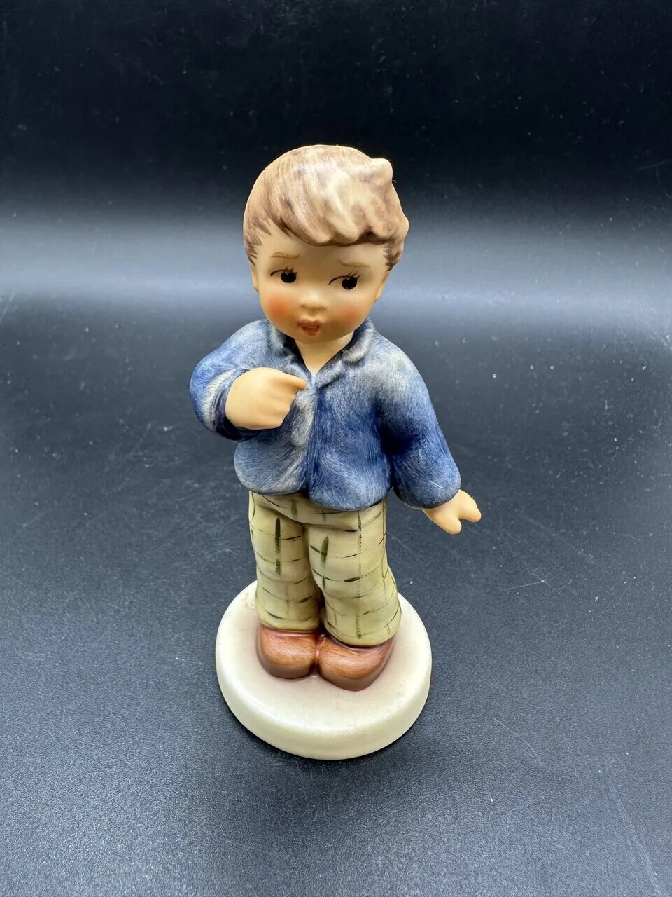 Статуэтка Кто ты? фарфор Hummel Goebel
