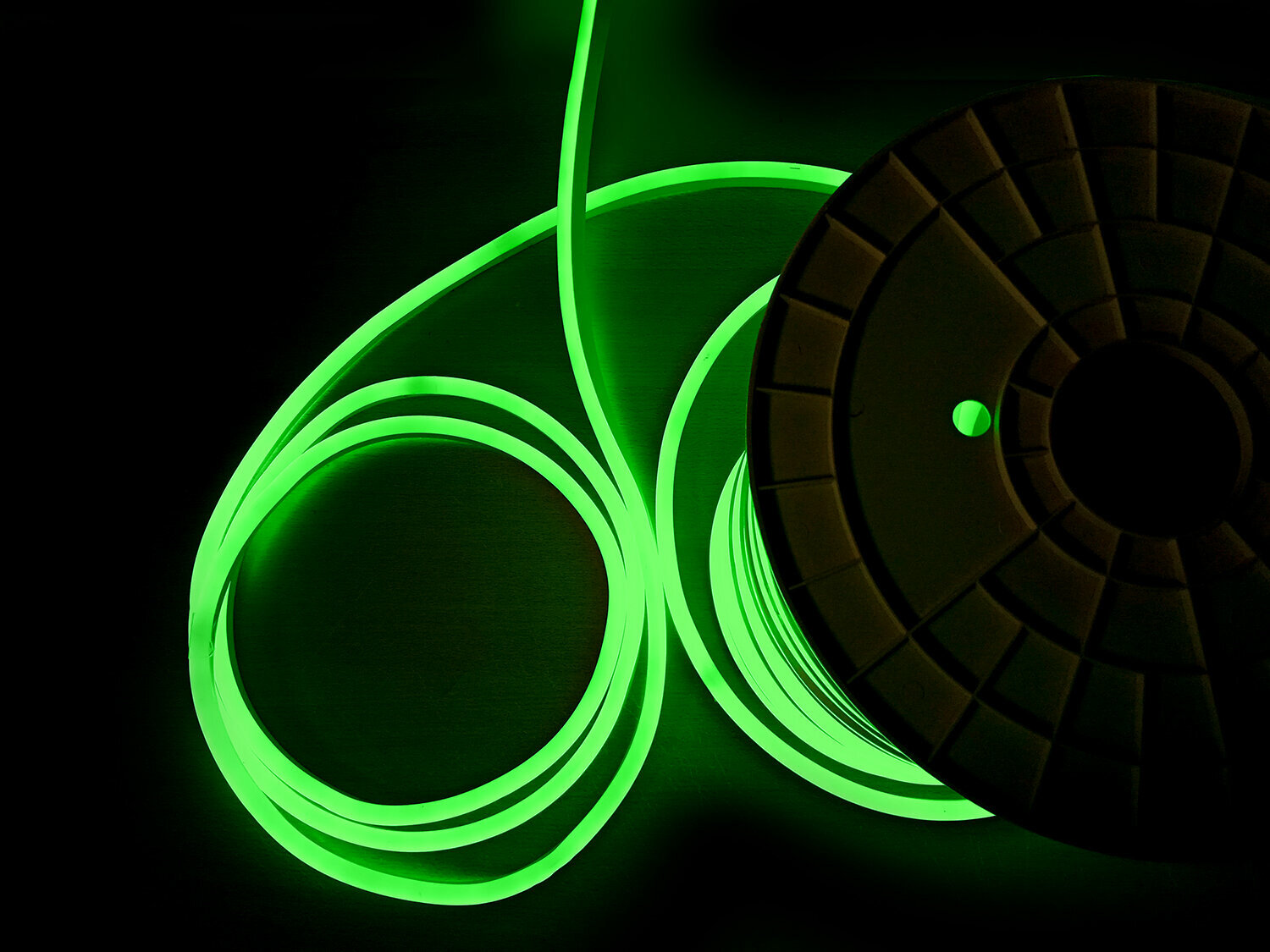 Разноцветный светодиодный неон 8W 108led 220v 5м Giant4