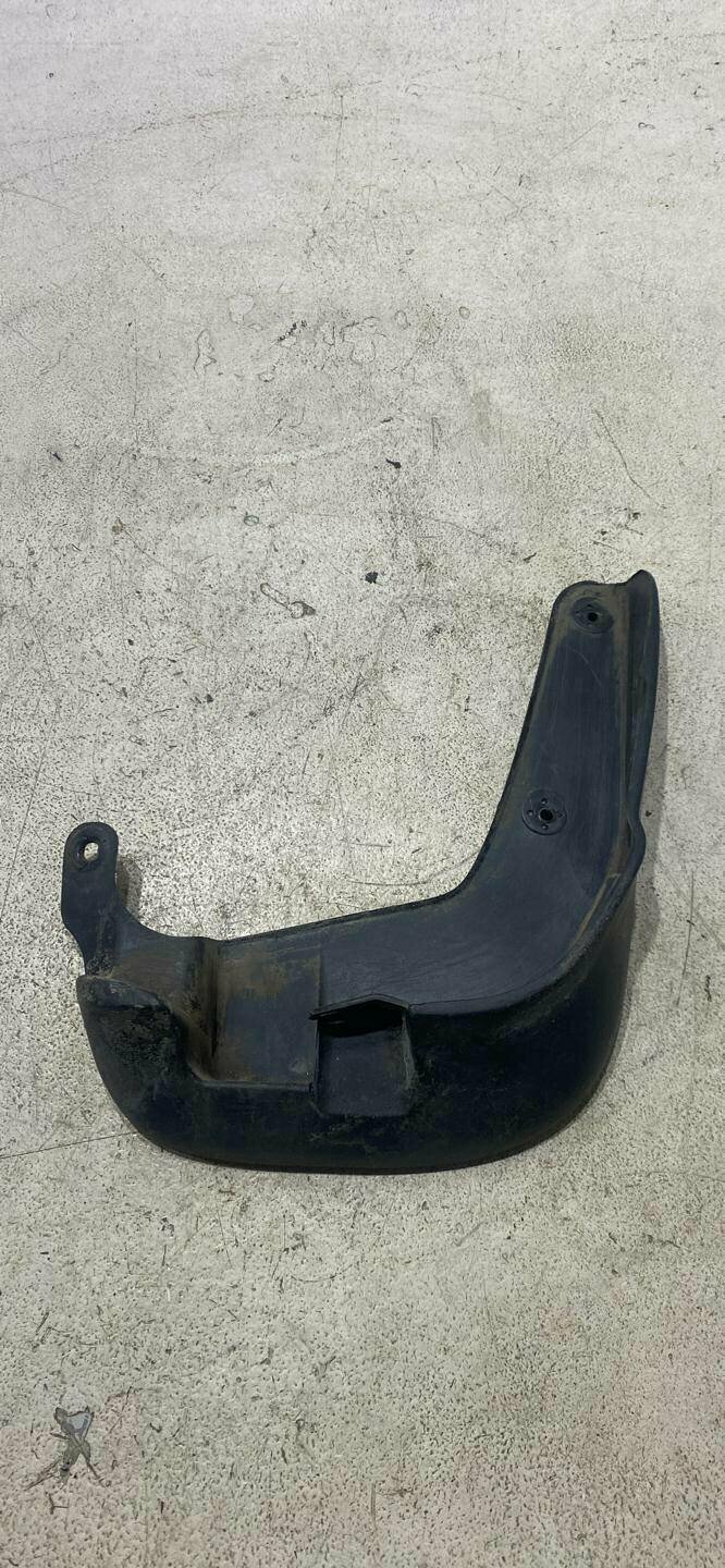 Брызговик Hyundai Santa Fe 2 2008 868602B010