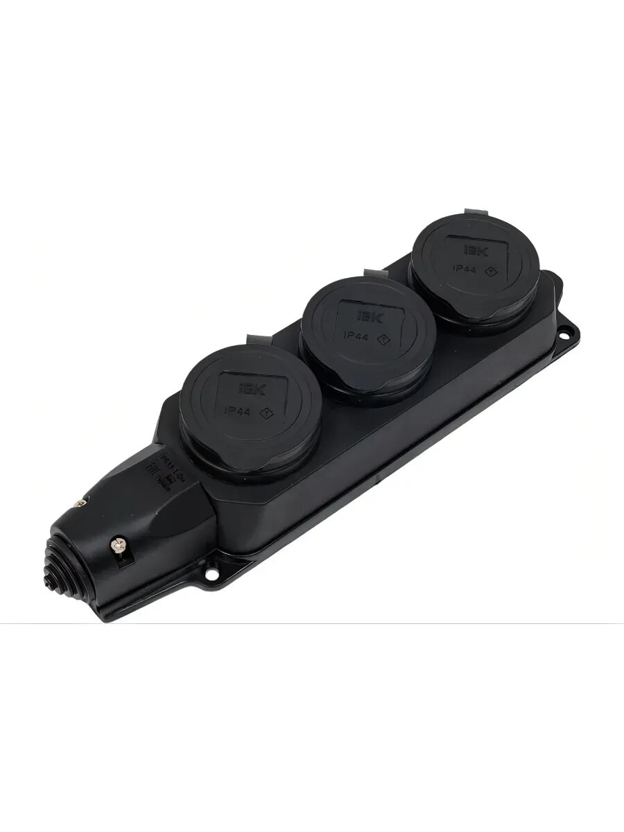 Розетка каучук тройная с защитными крышками IP44