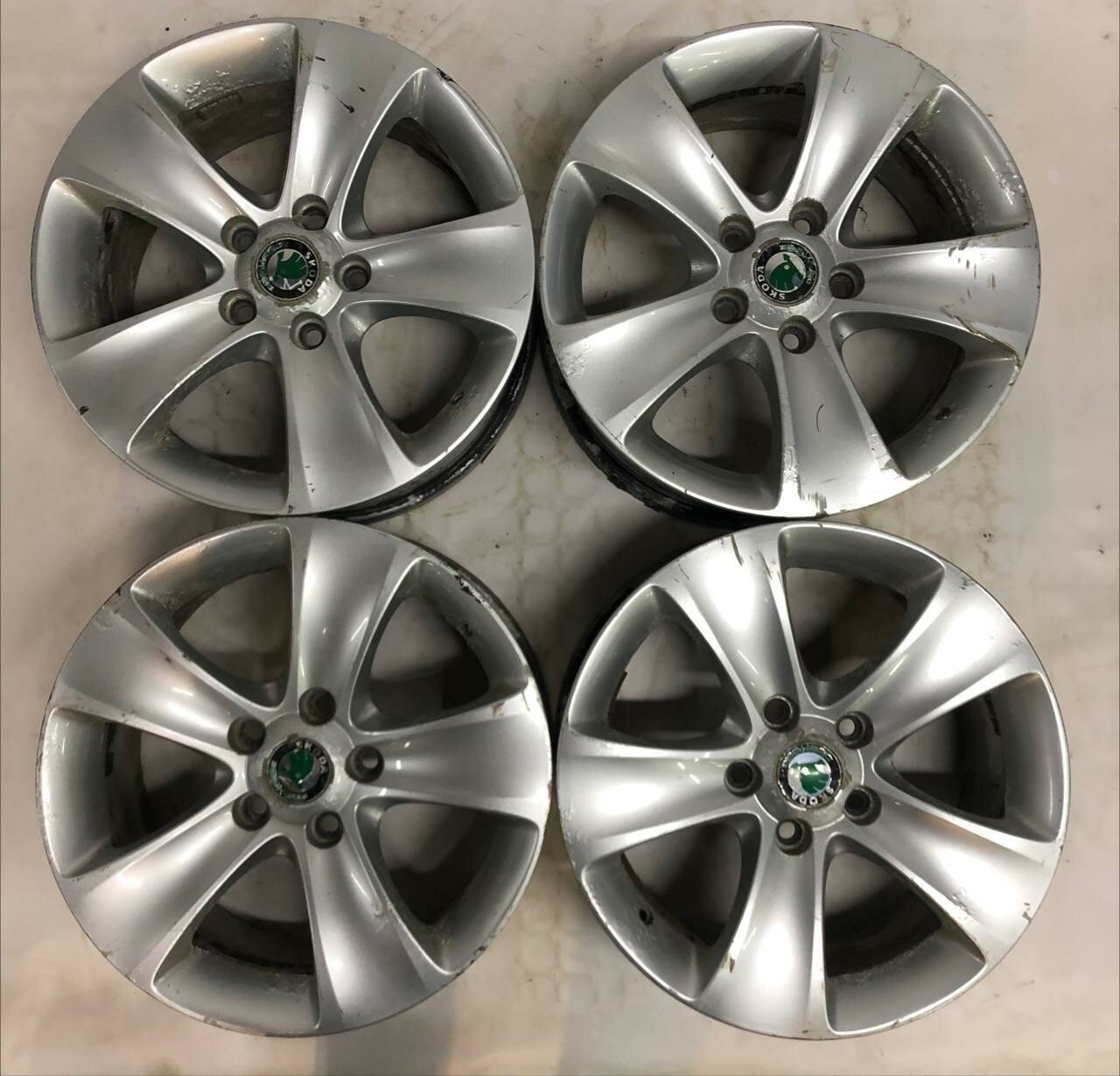 Колесные диски Skoda 16x7 PCD 5x112 D57.1 ET45 (оригинал)