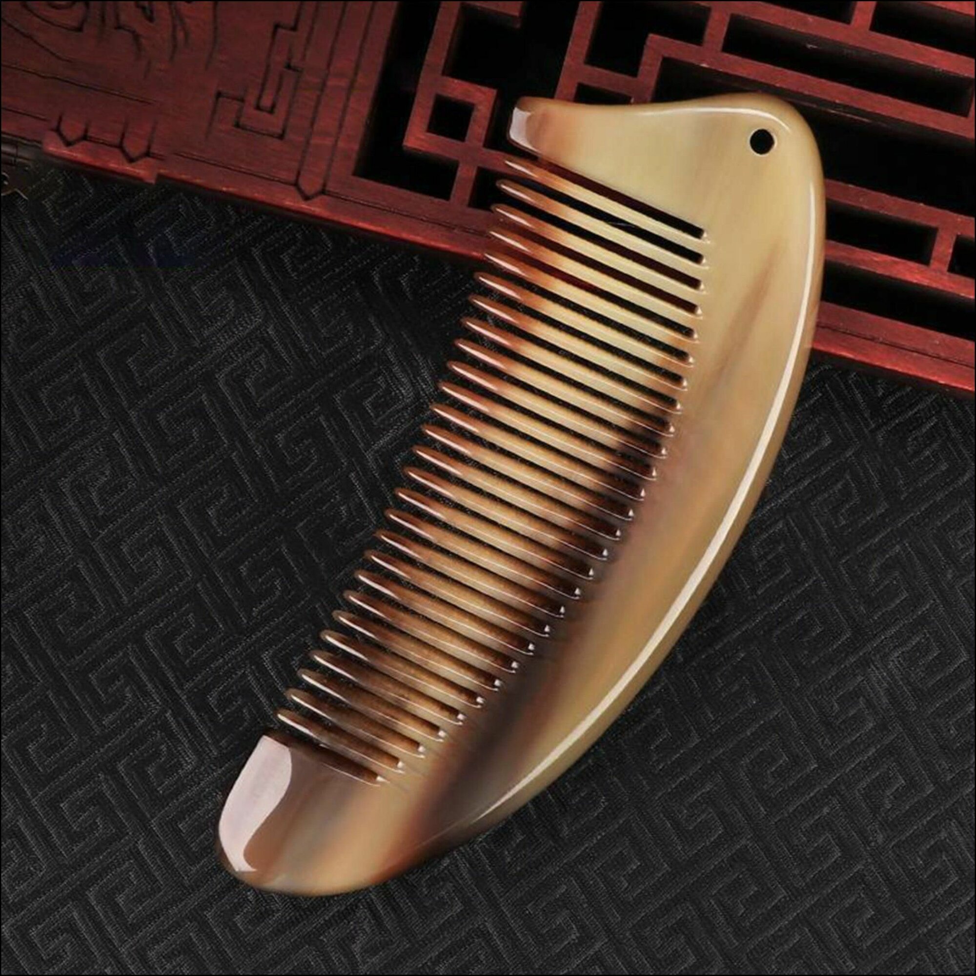 Эксклюзивная расческа из рога