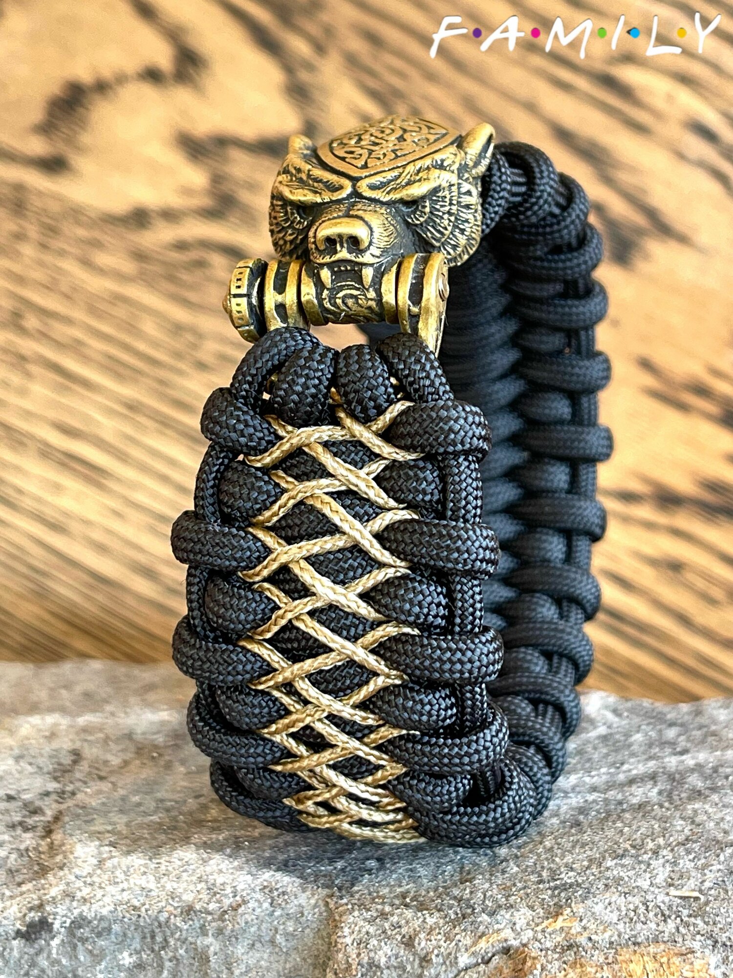 Плетеный браслет