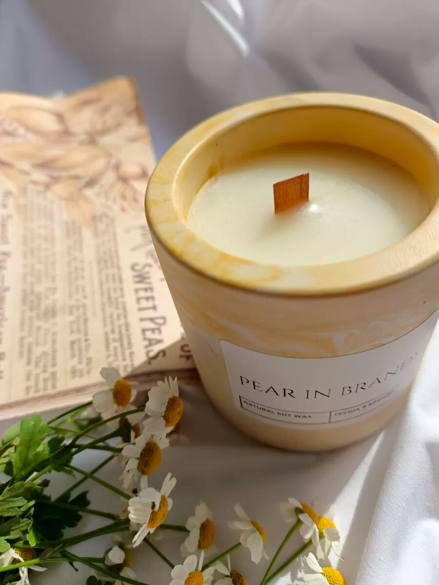 Свеча ароматическая "Груша в бренди"