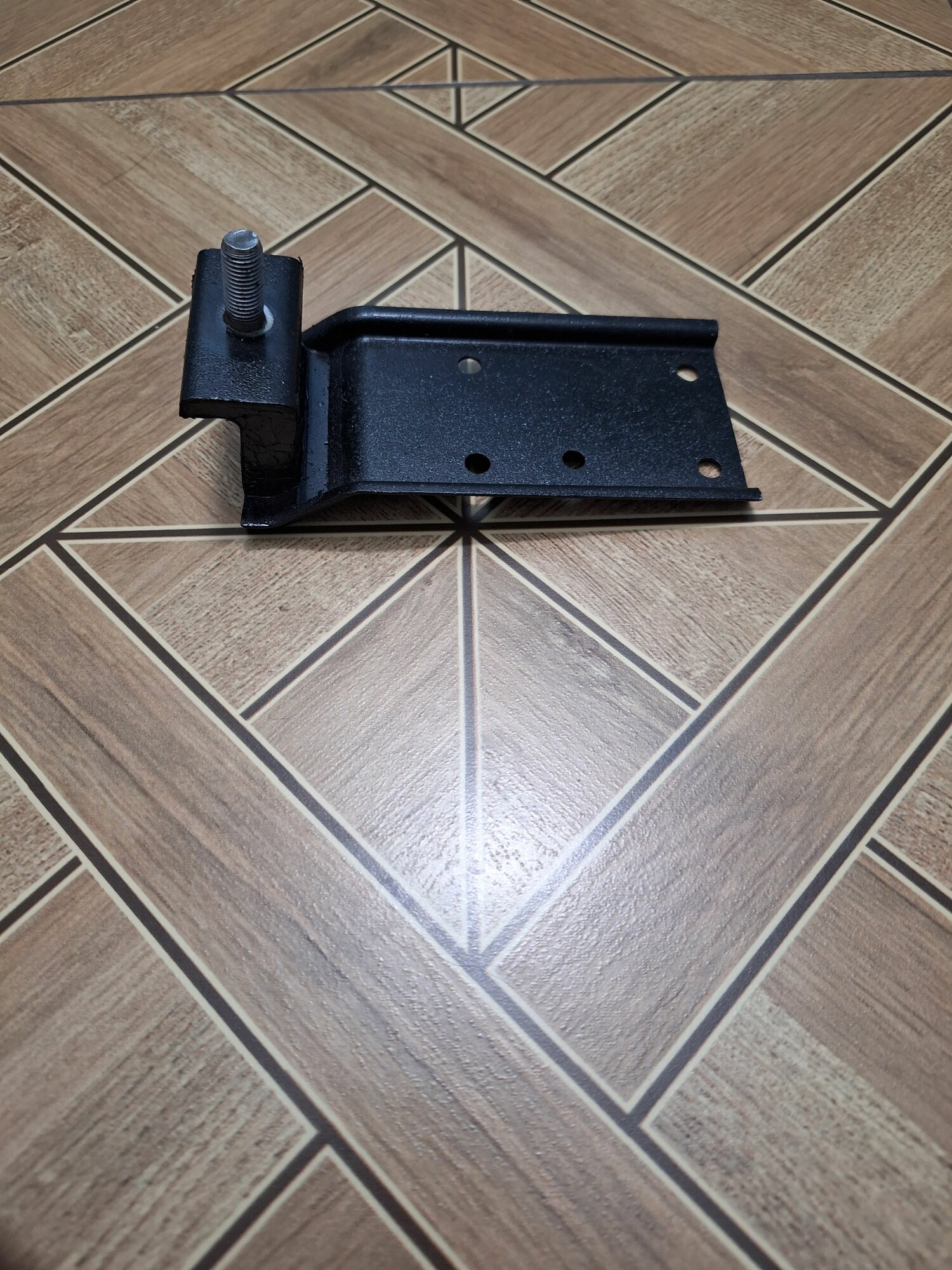 Опора задняя (пластина) механизма кпп ВАЗ-2123 Шевроле Нива