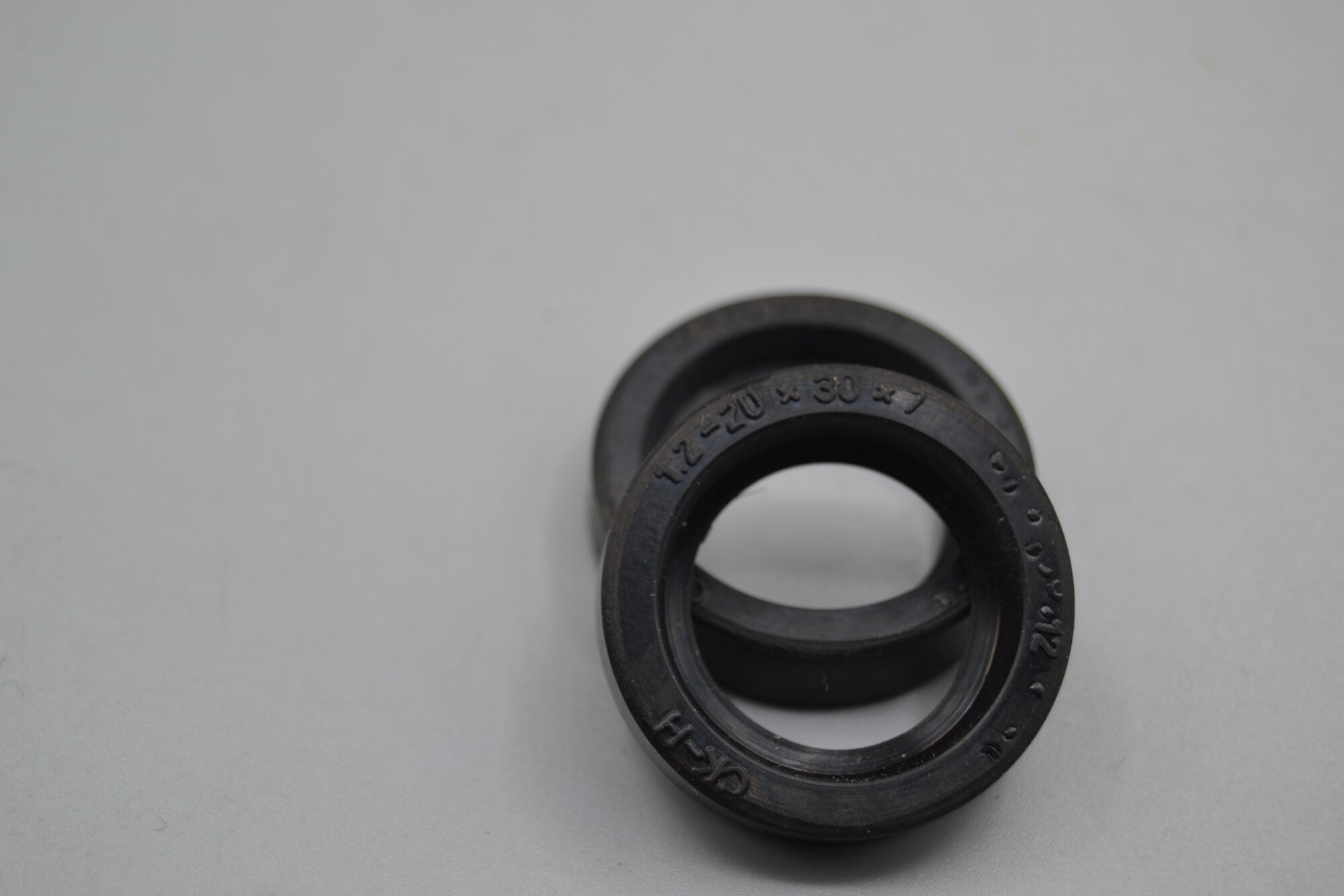 Манжеты сальники 20x30x7, (2шт)