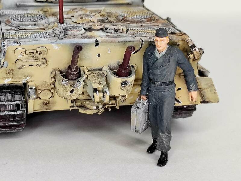 Фигура танкиста, Германия, лето 1943 г, поза 3. Масштаб 1:35