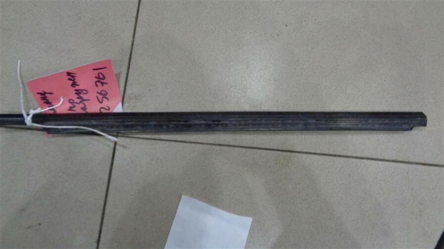 Накладка стекла заднего правого (бархотка) от Iran Khodro Samand 2003>