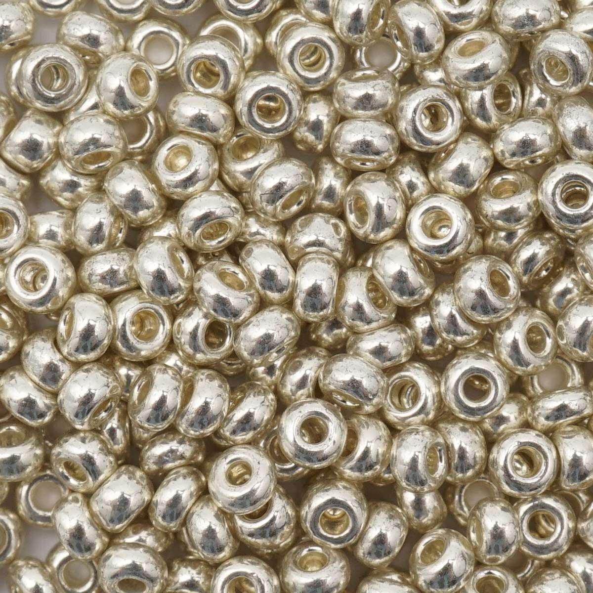 Бисер Preciosa 18303 непрозрачный светло-золотой металлик (10/0) 2.3 мм, 5 г, цена за 2 уп.