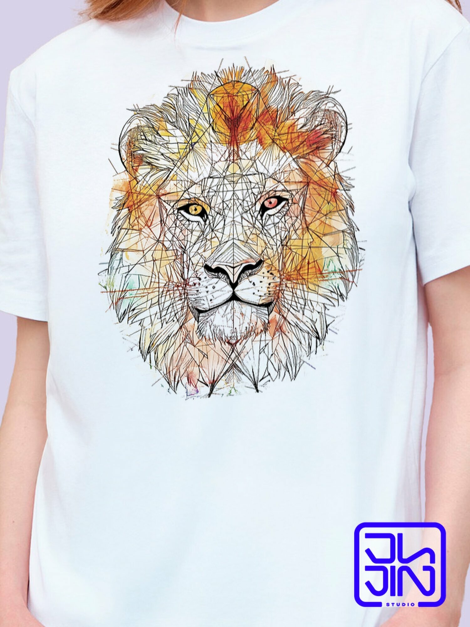 Футболка классическая женская с авторским принтом Лев геометрический, черно-белый с кругом, графитовая дизайнерская природа, белый хлопковый трикотаж с прикольным рисунком на груди